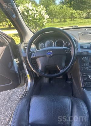 Volvo XC90 2006 in Riga, with an engine capacity of 2.40 L and mileage of 457 thousand km for 2700 €, photo 6 on AUTOMOTO.COM.LV