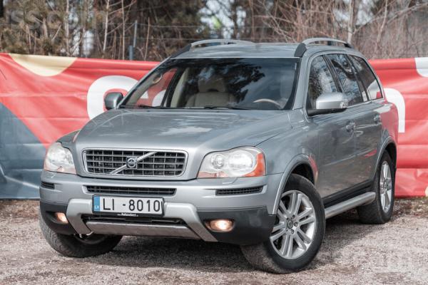 Volvo XC90 2006 Rīga, ar dzinēja tilpumu 2.40 L un nobraukumu 371 tūkst. km par 5200 €, foto 1 vietnē AUTOMOTO.COM.LV
