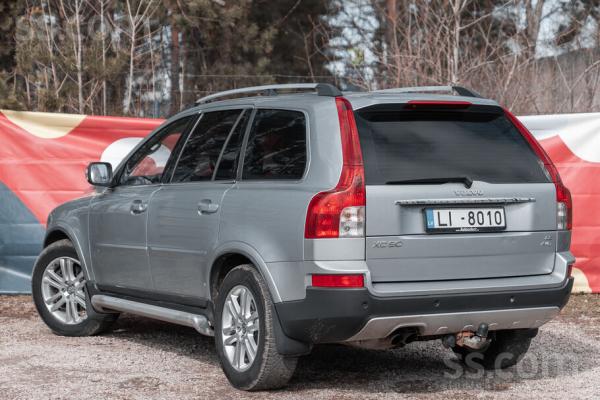 Volvo XC90 2006 Rīga, ar dzinēja tilpumu 2.40 L un nobraukumu 371 tūkst. km par 5200 €, foto 4 vietnē AUTOMOTO.COM.LV