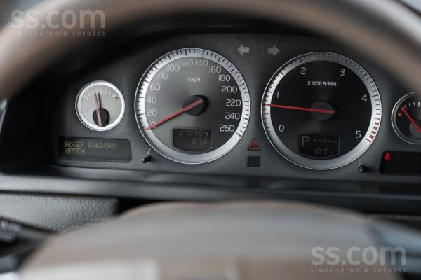Volvo XC90 2006 Rīga, ar dzinēja tilpumu 2.40 L un nobraukumu 371 tūkst. km par 5200 €, foto 10 vietnē AUTOMOTO.COM.LV