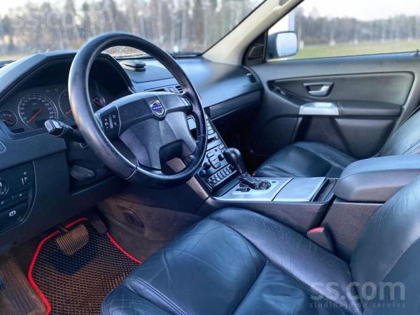 Volvo XC90 2006 in Riga, with an engine capacity of 2.40 L and mileage of 319 thousand km for 5320 €, photo 7 on AUTOMOTO.COM.LV