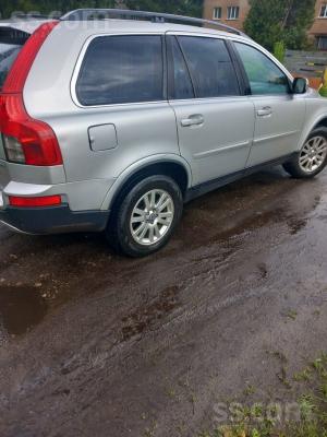 Volvo XC90 2006 in Riga, with an engine capacity of 2.40 L and mileage of 355 thousand km for 2200 €, photo 3 on AUTOMOTO.COM.LV