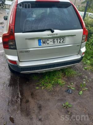 Volvo XC90 2006 in Riga, with an engine capacity of 2.40 L and mileage of 355 thousand km for 2200 €, photo 4 on AUTOMOTO.COM.LV