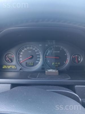 Volvo XC90 2006 in Riga, with an engine capacity of 2.40 L and mileage of 355 thousand km for 2200 €, photo 10 on AUTOMOTO.COM.LV