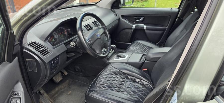 Volvo XC90 2006 Cēsis, ar dzinēja tilpumu 3.20 L un nobraukumu 335 tūkst. km par 4500 €, foto 14 vietnē AUTOMOTO.COM.LV
