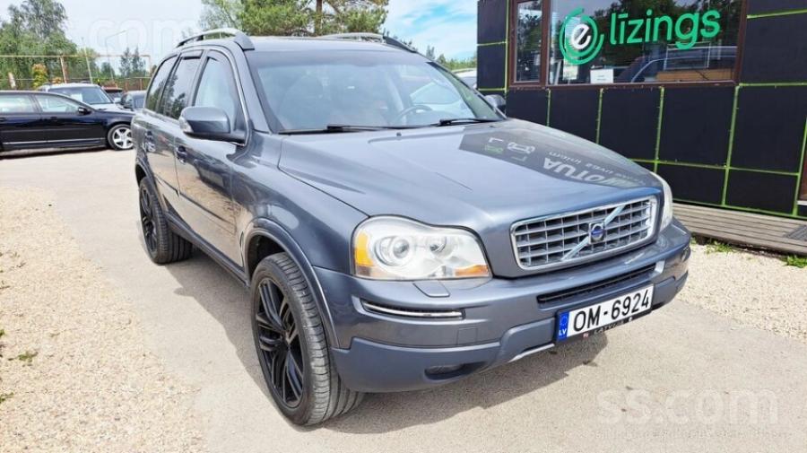 Volvo XC90 2006 in Riga, with an engine capacity of 2.40 L and mileage of 352 thousand km for 5990 €, photo 3 on AUTOMOTO.COM.LV