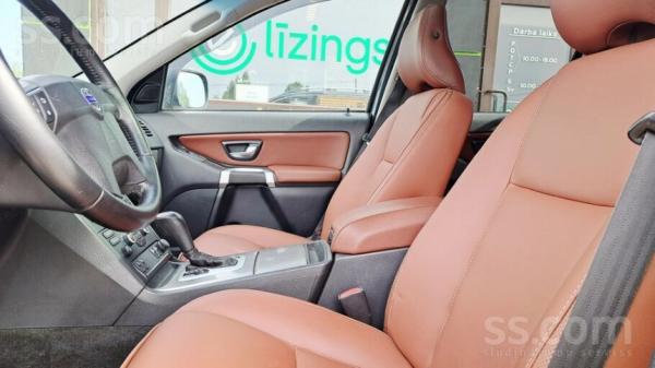 Volvo XC90 2006 in Riga, with an engine capacity of 2.40 L and mileage of 352 thousand km for 5990 €, photo 10 on AUTOMOTO.COM.LV