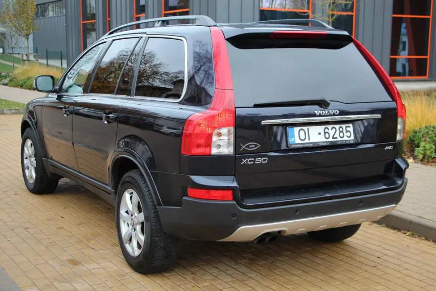 Volvo XC90 2006 in Marupe, with an engine capacity of 2.40 L and mileage of 281 thousand km for 7450 €, photo 8 on AUTOMOTO.COM.LV