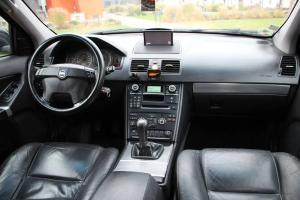 Volvo XC90 2006 in Marupe, with an engine capacity of 2.40 L and mileage of 281 thousand km for 7450 €, photo 15 on AUTOMOTO.COM.LV