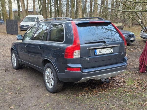 Volvo XC90 2007 in Riga, with an engine capacity of 2.40 L and mileage of 312 thousand km for 2200 €, photo 3 on AUTOMOTO.COM.LV