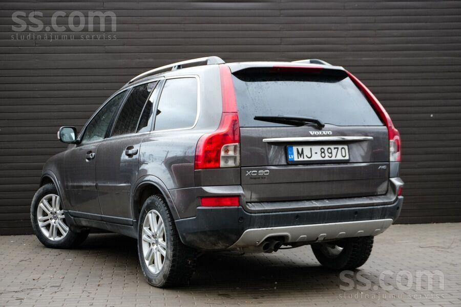 Volvo XC90 2007 in Riga, with an engine capacity of 2.40 L and mileage of 334 thousand km for 6590 €, photo 4 on AUTOMOTO.COM.LV