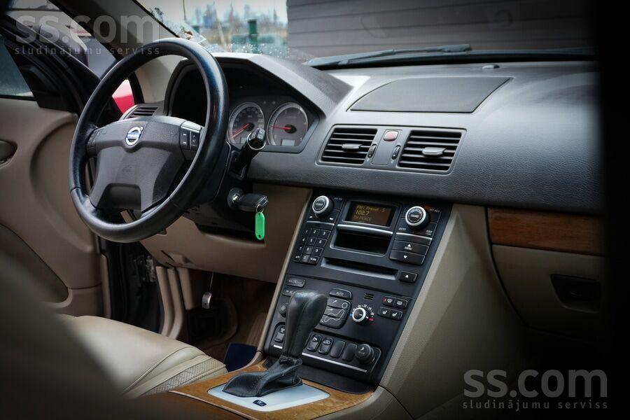 Volvo XC90 2007 in Riga, with an engine capacity of 2.40 L and mileage of 334 thousand km for 6590 €, photo 5 on AUTOMOTO.COM.LV