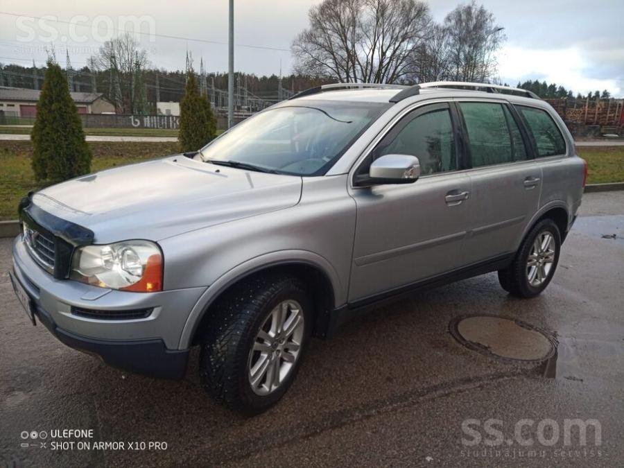 Volvo XC90 2007 in Riga, with an engine capacity of 2.40 L and mileage of 275 thousand km for 7200 €, photo 2 on AUTOMOTO.COM.LV