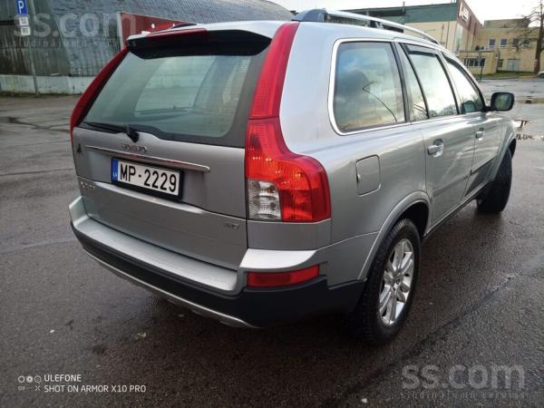 Volvo XC90 2007 in Riga, with an engine capacity of 2.40 L and mileage of 275 thousand km for 7200 €, photo 4 on AUTOMOTO.COM.LV
