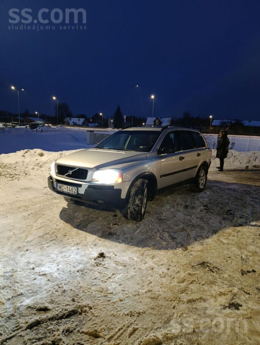 Volvo XC90 2007 in Riga, with an engine capacity of 2.40 L and mileage of 360 thousand km for 4900 €, photo 4 on AUTOMOTO.COM.LV