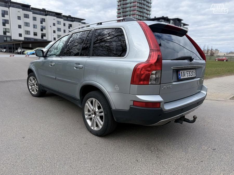 Volvo XC90 2007 in Kaunas, with an engine capacity of 2.40 L and mileage of 315 thousand km for 4200 €, photo 4 on AUTOMOTO.COM.LV