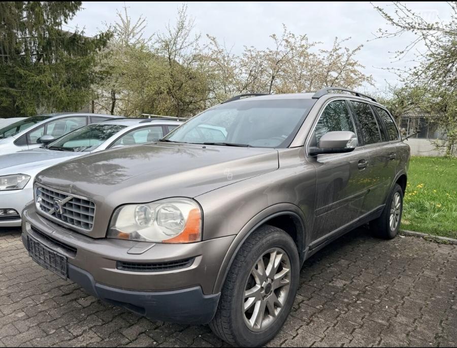 Volvo XC90 2007 Viļņa, ar dzinēja tilpumu 2.40 L un nobraukumu 296 tūkst. km par 2850 €, foto 1 vietnē AUTOMOTO.COM.LV