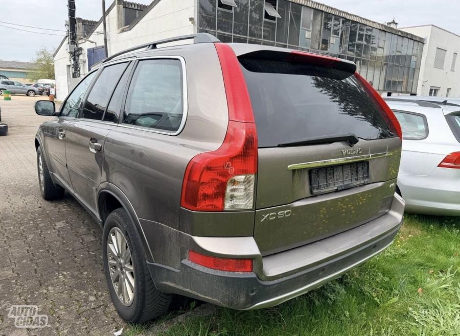 Volvo XC90 2007 Viļņa, ar dzinēja tilpumu 2.40 L un nobraukumu 296 tūkst. km par 2850 €, foto 6 vietnē AUTOMOTO.COM.LV