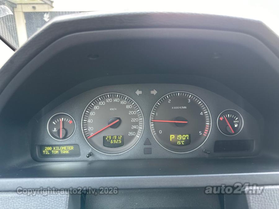 Volvo XC90 2007 Tartu, ar dzinēja tilpumu 2.40 L un nobraukumu 290 tūkst. km par 5599 €, foto 14 vietnē AUTOMOTO.COM.LV
