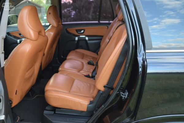 Volvo XC90 2007 in Vilnius, with an engine capacity of 2.40 L and mileage of 299 thousand km for 5950 €, photo 9 on AUTOMOTO.COM.LV