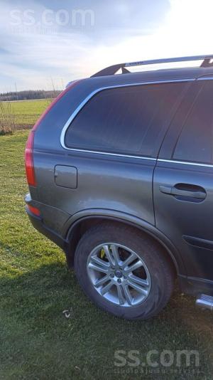 Volvo XC90 2007 in Saldus, with an engine capacity of 2.40 L and mileage of 331 thousand km for 6700 €, photo 5 on AUTOMOTO.COM.LV
