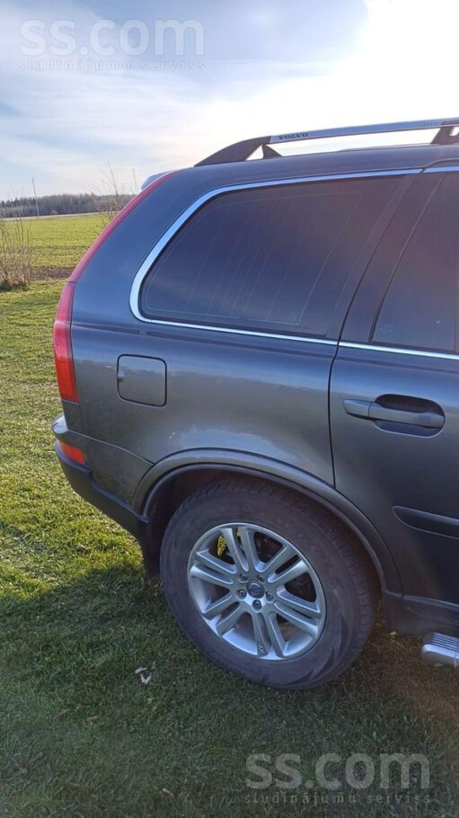 Volvo XC90 2007 in Saldus, with an engine capacity of 2.40 L and mileage of 331 thousand km for 6700 €, photo 5 on AUTOMOTO.COM.LV