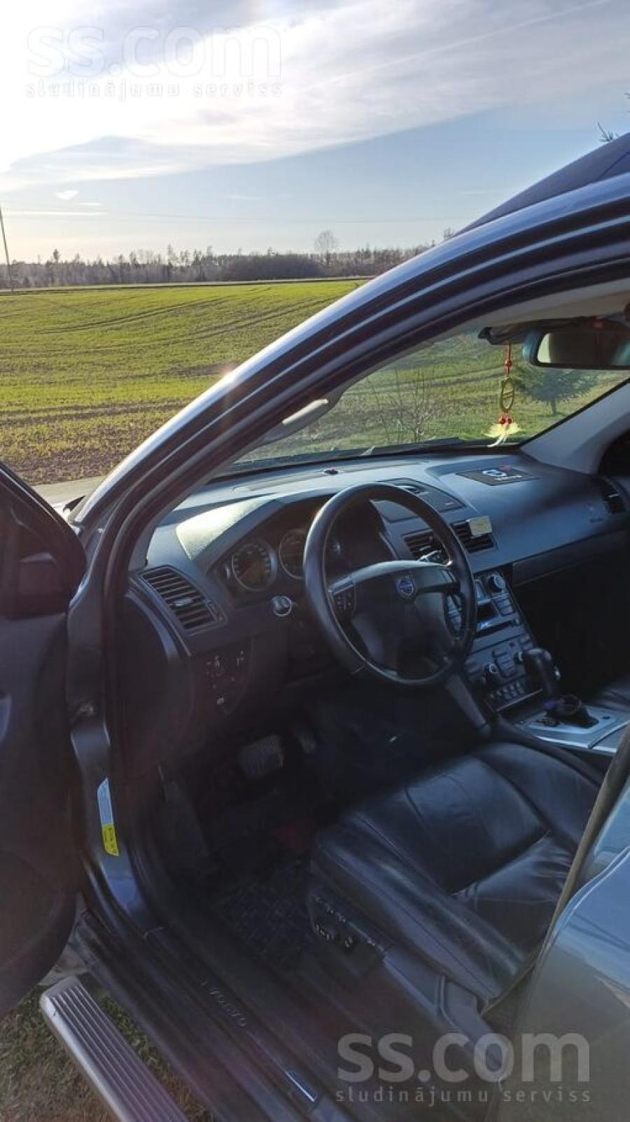 Volvo XC90 2007 in Saldus, with an engine capacity of 2.40 L and mileage of 331 thousand km for 6700 €, photo 8 on AUTOMOTO.COM.LV