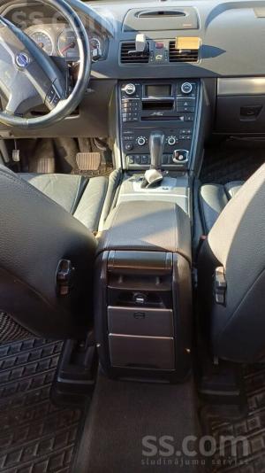 Volvo XC90 2007 in Saldus, with an engine capacity of 2.40 L and mileage of 331 thousand km for 6700 €, photo 9 on AUTOMOTO.COM.LV