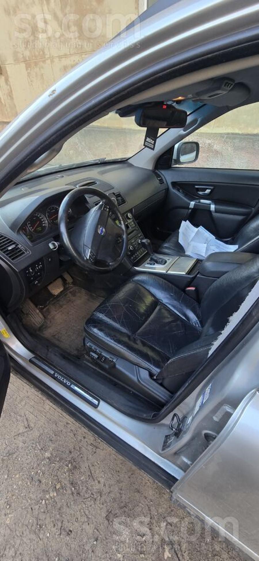 Volvo XC90 2007 in Riga, with an engine capacity of 3.20 L and mileage of 378 thousand km for 2000 €, photo 3 on AUTOMOTO.COM.LV