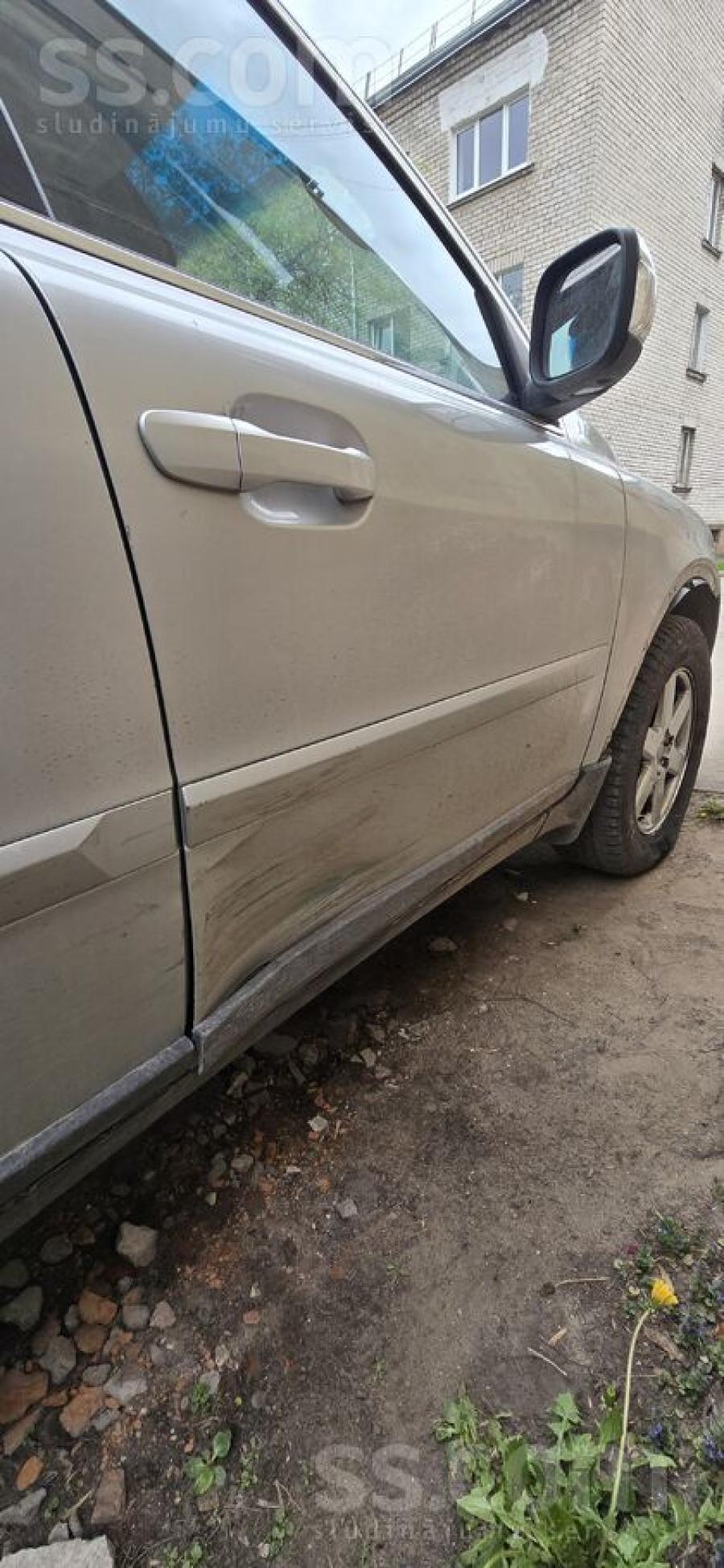 Volvo XC90 2007 in Riga, with an engine capacity of 3.20 L and mileage of 378 thousand km for 2000 €, photo 9 on AUTOMOTO.COM.LV