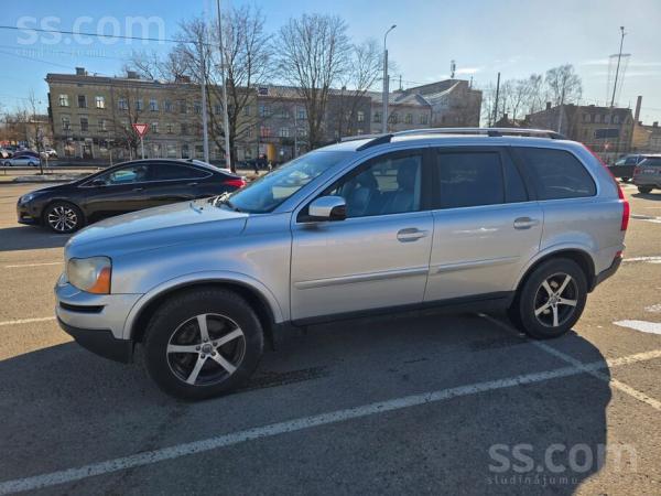 Volvo XC90 2007 Rīga, ar dzinēja tilpumu 2.40 L un nobraukumu 330 tūkst. km par 4200 €, foto 1 vietnē AUTOMOTO.COM.LV