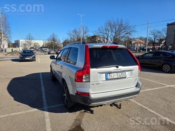 Volvo XC90 2007 in Riga, with an engine capacity of 2.40 L and mileage of 330 thousand km for 4200 €, photo 4 on AUTOMOTO.COM.LV