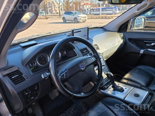 Volvo XC90 2007 in Riga, with an engine capacity of 2.40 L and mileage of 330 thousand km for 4200 €, photo 5 on AUTOMOTO.COM.LV