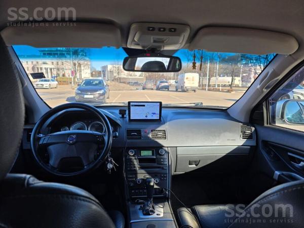 Volvo XC90 2007 in Riga, with an engine capacity of 2.40 L and mileage of 330 thousand km for 4200 €, photo 8 on AUTOMOTO.COM.LV