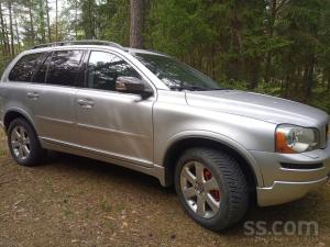 Volvo XC90 2007 in Valmiera, with an engine capacity of 2.40 L and mileage of 318 thousand km for 3999 €, photo 3 on AUTOMOTO.COM.LV
