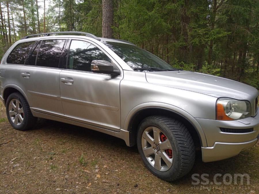 Volvo XC90 2007 in Valmiera, with an engine capacity of 2.40 L and mileage of 318 thousand km for 3999 €, photo 3 on AUTOMOTO.COM.LV