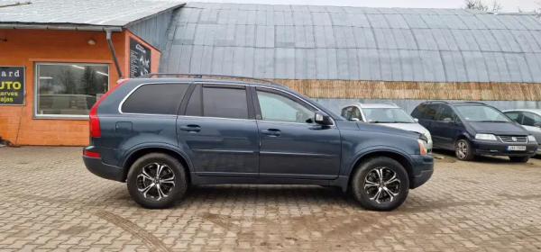 Volvo XC90 2007 in Valmiera, with an engine capacity of 2.40 L and mileage of 346 thousand km for 5900 €, photo 2 on AUTOMOTO.COM.LV