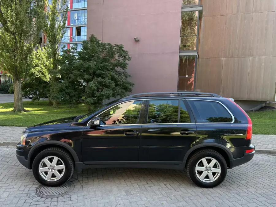 Volvo XC90 2007 in Riga, with an engine capacity of 2.40 L and mileage of 374 thousand km for 4490 €, photo 6 on AUTOMOTO.COM.LV