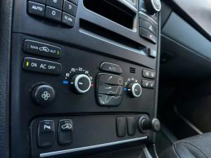 Volvo XC90 2007 in Riga, with an engine capacity of 2.40 L and mileage of 374 thousand km for 4490 €, photo 17 on AUTOMOTO.COM.LV