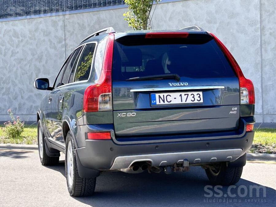 Volvo XC90 2007 in Riga, with an engine capacity of 2.40 L and mileage of 300 thousand km for 3850 €, photo 4 on AUTOMOTO.COM.LV