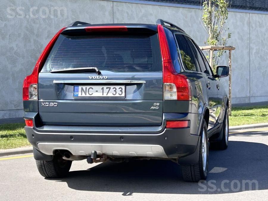 Volvo XC90 2007 in Riga, with an engine capacity of 2.40 L and mileage of 300 thousand km for 3850 €, photo 8 on AUTOMOTO.COM.LV