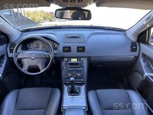 Volvo XC90 2007 in Riga, with an engine capacity of 2.40 L and mileage of 300 thousand km for 3850 €, photo 13 on AUTOMOTO.COM.LV