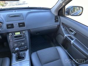 Volvo XC90 2007 in Riga, with an engine capacity of 2.40 L and mileage of 300 thousand km for 3850 €, photo 14 on AUTOMOTO.COM.LV