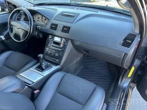 Volvo XC90 2007 in Riga, with an engine capacity of 2.40 L and mileage of 300 thousand km for 3850 €, photo 16 on AUTOMOTO.COM.LV