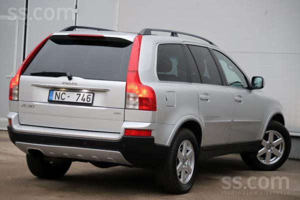 Volvo XC90 2007 in Tukums, with an engine capacity of 2.40 L and mileage of 338 thousand km for 5950 €, photo 4 on AUTOMOTO.COM.LV