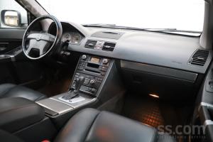 Volvo XC90 2007 in Tukums, with an engine capacity of 2.40 L and mileage of 338 thousand km for 5950 €, photo 8 on AUTOMOTO.COM.LV