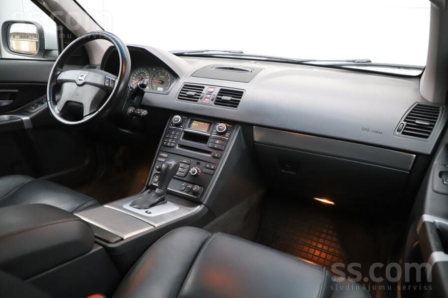 Volvo XC90 2007 in Tukums, with an engine capacity of 2.40 L and mileage of 338 thousand km for 5950 €, photo 8 on AUTOMOTO.COM.LV