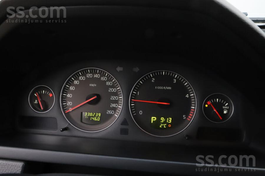 Volvo XC90 2007 in Tukums, with an engine capacity of 2.40 L and mileage of 338 thousand km for 5950 €, photo 17 on AUTOMOTO.COM.LV