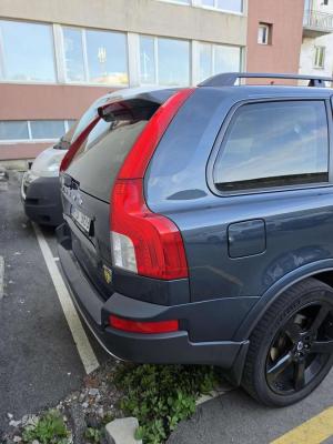 Volvo XC90 2007 Klaipėda, ar dzinēja tilpumu 2.40 L un nobraukumu 332 tūkst. km par 8000 €, foto  vietnē AUTOMOTO.COM.LV