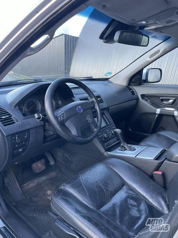Volvo XC90 2007 in Marijampole, with an engine capacity of 2.40 L and mileage of 330 thousand km for 4200 €, photo 7 on AUTOMOTO.COM.LV